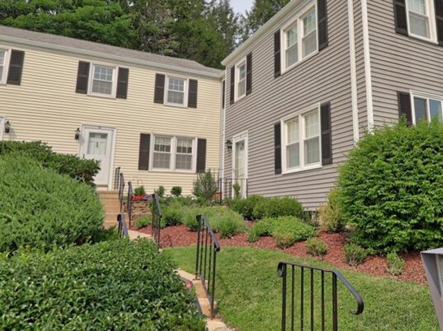 Tapping Reeve Vlg Unit,litchfield, Home For Sale
