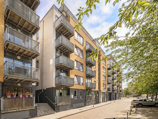 Tarves Way, Greenwich SE10, 2 bed flat to rent, £2,250 pcm | PrimeLocation