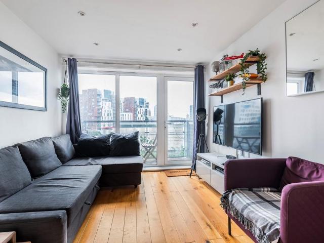 Tarves Way London SE10 1 bed flat to rent £1,800 pcm £415 pw