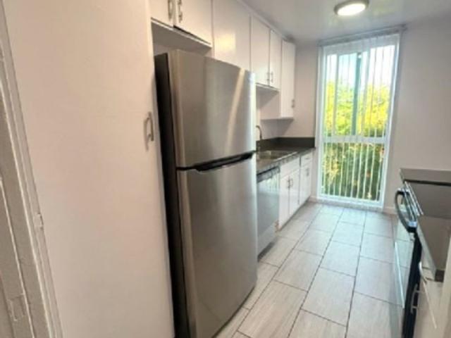 Tarzana Five Apartments 1 Bedroom Apartment for Rent at 6210 Reseda Blvd, Los Angeles, CA 91335 Tarzana