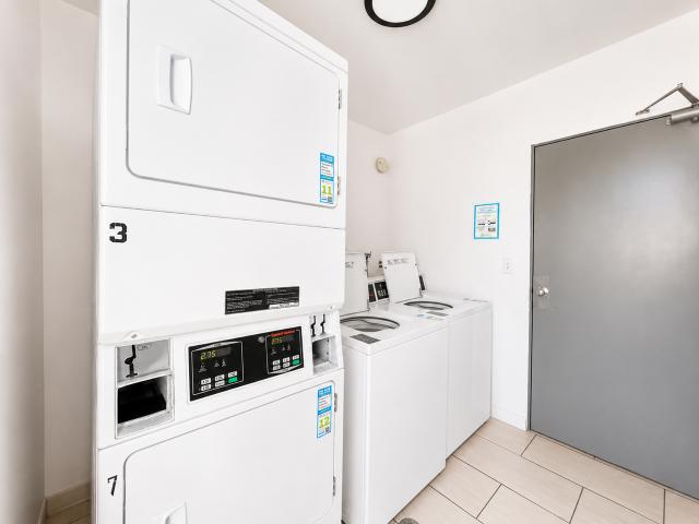 Tarzana Five Apartments 1 Bedroom Apartment for Rent at 6230 Reseda Blvd, Los Angeles, CA 91335 Tarzana