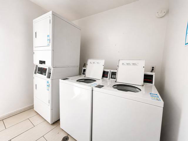Tarzana Five Apartments 2 Bedroom Apartment for Rent at 6230 Reseda Blvd, Los Angeles, CA 91335 Tarzana
