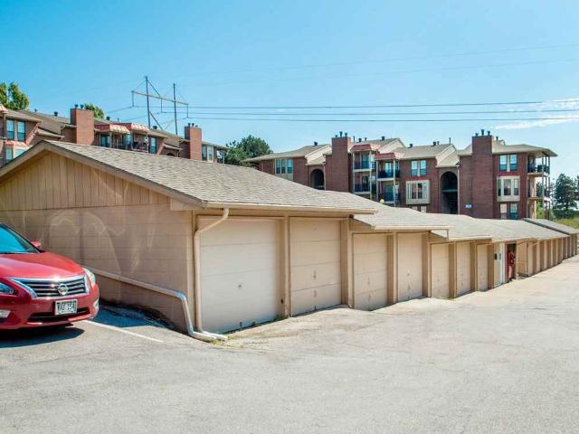 Tara Villas on the Green 2 Bedroom Apartment for Rent at 205 Shillaelagh Blvd, Papillion, NE 68046