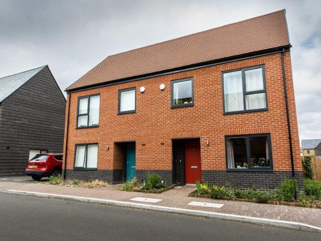 Tarlings Avenue, Harlow, CM17 3 bed semi detached house to rent £1,865 pcm £430 pw