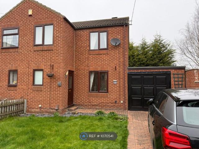 Tarn Court, Wakefield WF1, 2 bed semi detached house to rent, £995 pcm | PrimeLocation
