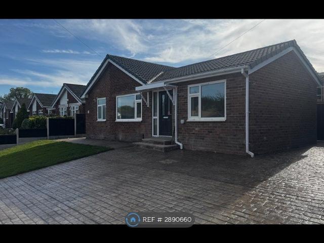 Tarnside Close, Stockport SK2, 3 bed bungalow to rent, £1,395 pcm | PrimeLocation