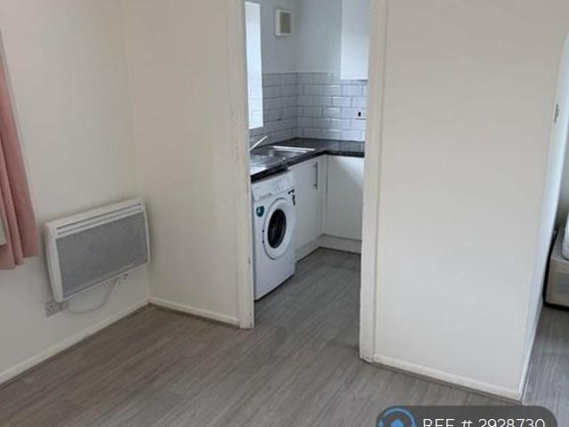 Tarplett House, London, SE14 1 bed flat to rent £1,550 pcm £358 pw