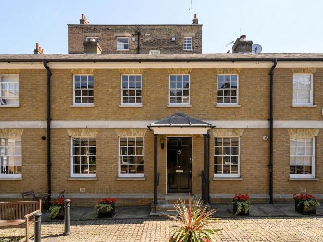 Tarrant Place, London, W1H 3 bed mews to rent £7,500 pcm £1,731 pw