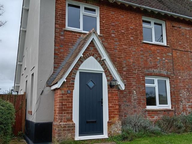 Tarrant Rushton, DT11 3 bed cottage to rent £1,275 pcm £294 pw