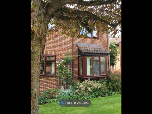 Tarragon Drive, Guildford GU2, 1 bed flat to rent, £1,250 pcm | PrimeLocation