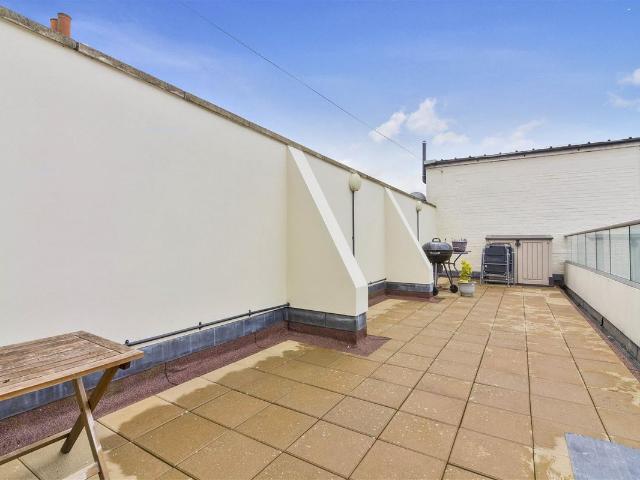 Tarring Road, Worthing BN11, 2 bed flat to rent, £1,350 pcm | PrimeLocation
