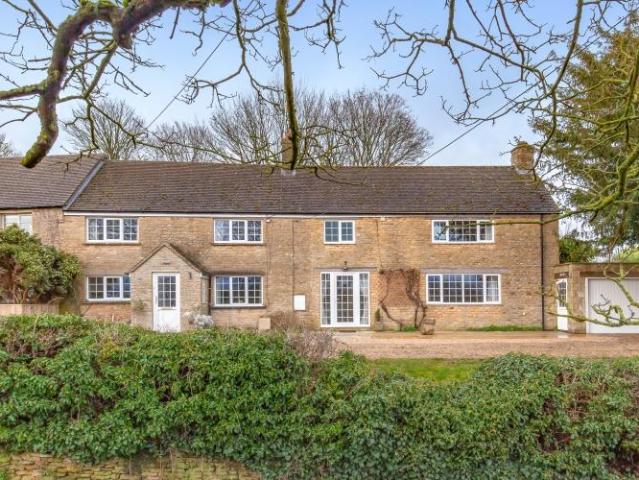 Taston, Chipping Norton OX7 3 bed cottage to rent £2,100 pcm £485 pw