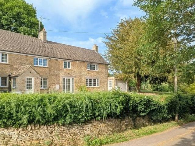 Taston OX7 3 bed cottage to rent £2,100 pcm £485 pw