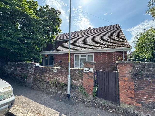 Taswell Street, Dover 4 bed detached house to rent £1,495 pcm £345 pw