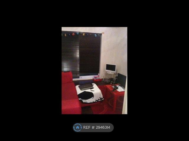 Tatton Court, Manchester M14, Studio to rent, £850 pcm | PrimeLocation