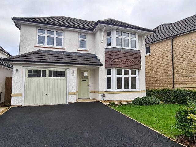 Tatton Place, Macclesfield SK10, 4 bed property to rent, £2,500 pcm | PrimeLocation
