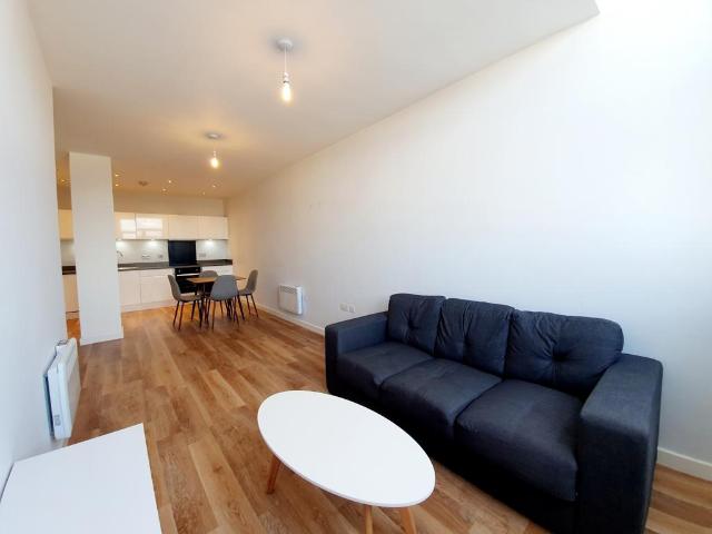 Tate House 5 7 New York Road, Leeds LS2 2 bed apartment to rent £1,095 pcm £253 pw