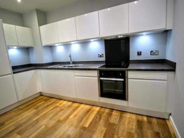 Tate House, 5 7 New York Road, Leeds, West Yorkshire, UK LS2, 2 bed flat to rent, £995 pcm | PrimeLocation