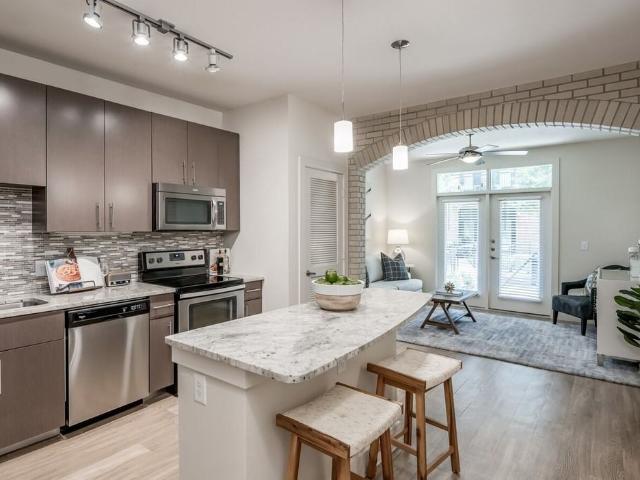 Tate Tanglewood 3 Bedroom Apartment for Rent at 5880 Inwood Dr, Houston, TX 77057 Great Uptown