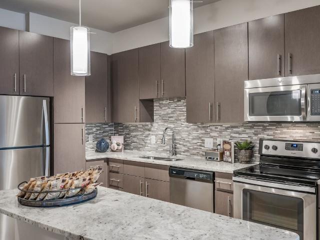 Tate Tanglewood 1 Bedroom Apartment for Rent at 5880 Inwood Dr, Houston, TX 77057 Great Uptown