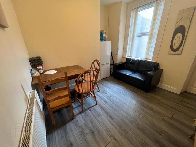 Tates Avenue, Room 3, All Bills Included, Belfast, BT9 7BY