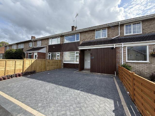 Taunton Avenue 3 bed terraced house to rent £1,175 pcm £271 pw
