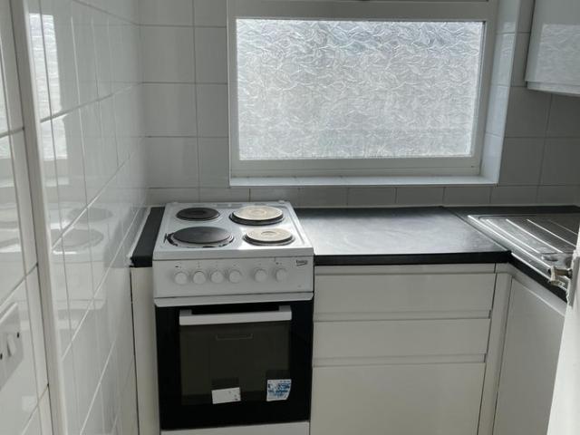 Taunton Avenue, Hounslow, Middlesex TW3, 1 bed flat to rent, £1,400 pcm | PrimeLocation