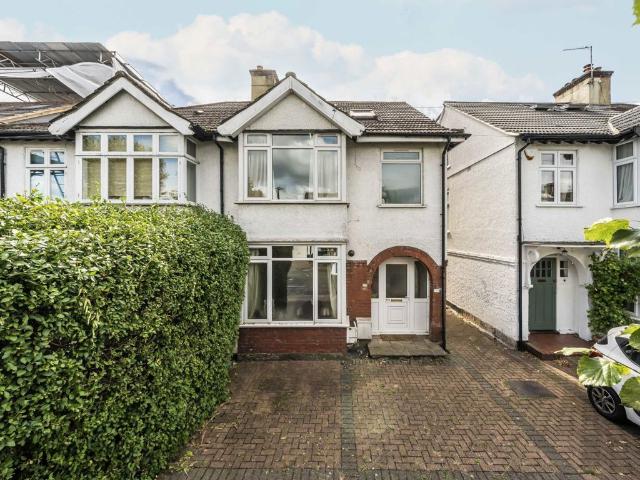 Taunton Avenue, Raynes Park SW20, 2 bed flat to rent, £2,100 pcm | PrimeLocation