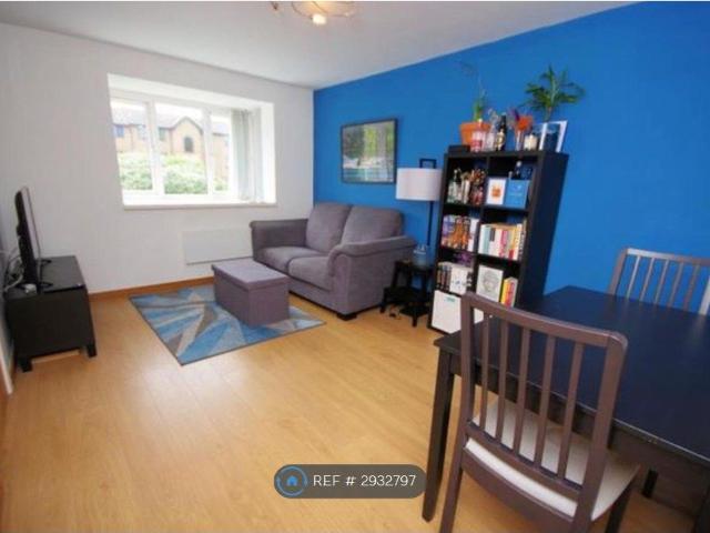 Taunton Drive, London N2, 1 bed flat to rent, £1,500 pcm | PrimeLocation