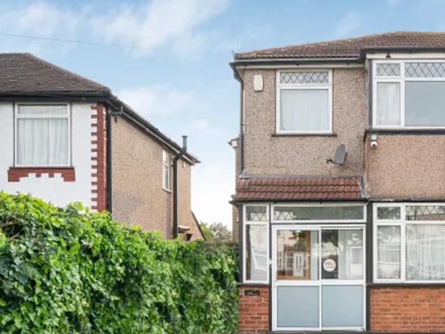 Taunton Way, London, HA7 1JN, United Kingdom | 5 bed duplex for rent #167220210 | Rentberry