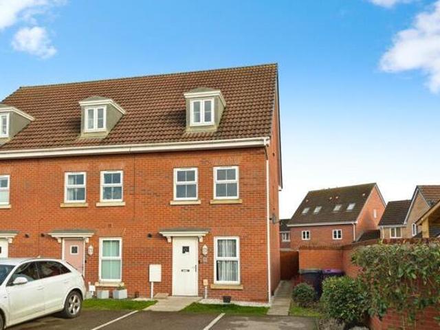 Taurus Avenue, North Hykeham, 3 Bedroom End