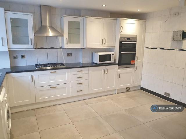 Tavistock Close, London, N16 3 bed terraced house to rent £3,450 pcm £796 pw