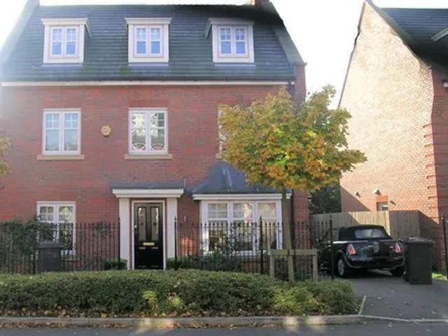 Tavistock Avenue, London, NW7 1DE, United Kingdom | 5 bed house for rent #138513910 | Rentberry