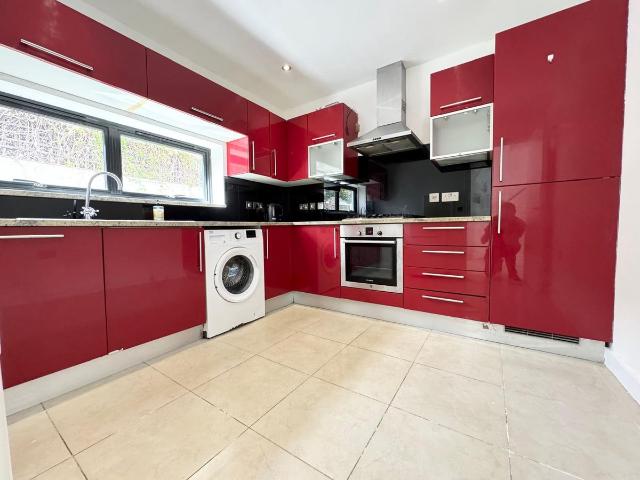 Tavistock Mews, Holloway N19, 4 bed terraced house to rent, £4,650 pcm | PrimeLocation