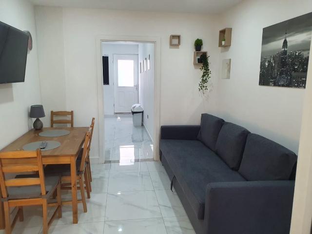 Tavistock Street, Cardiff CF24, 2 bed flat to rent, £1,100 pcm | PrimeLocation