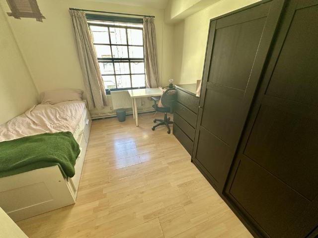 Tavistock Street, London WC2E 2 bed flat to rent £2,699 pcm £623 pw
