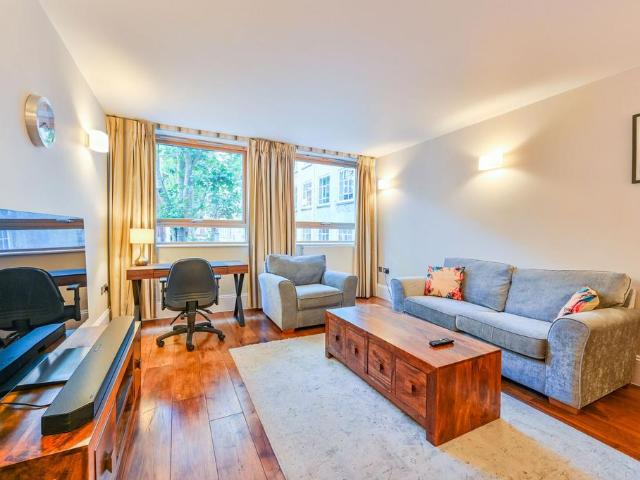 Tavistock Place, Bloomsbury, London. 2 bed flat to rent £7,670 pcm £1,770 pw