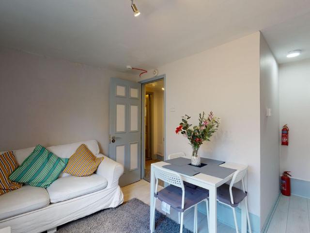 Tavistock Place, London WC1H, 2 bed flat to rent, £3,100 pcm | PrimeLocation