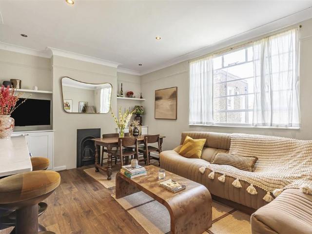 Tavistock Road, W11 2 bed flat to rent £4,250 pcm £981 pw