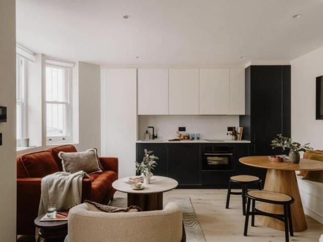 Tavistock Road, W11 Studio to rent £2,800 pcm £646 pw