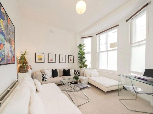 Tavistock Road, London W11 1 bed flat to rent £2,700 pcm £623 pw