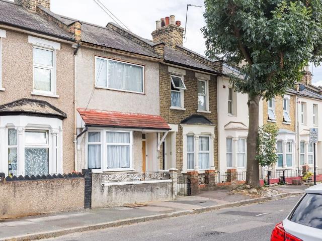 Tavistock Road, Stratford, London E15, 2 bed maisonette to rent, £1,800 pcm | PrimeLocation