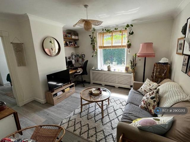 Tavistock Walk, Carshalton, SM5 1 bed flat to rent £1,700 pcm £392 pw