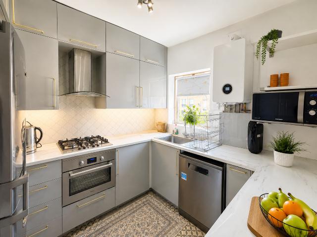 Taywood Road, Northolt UB5, 2 bed flat to rent, £1,750 pcm | PrimeLocation