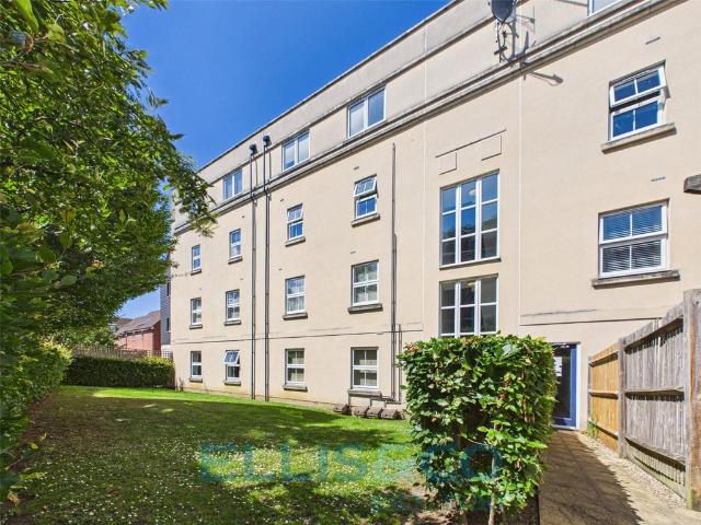 Taylor Close, Tonbridge, Kent, TN9 2 bed apartment to rent £1,650 pcm £381 pw