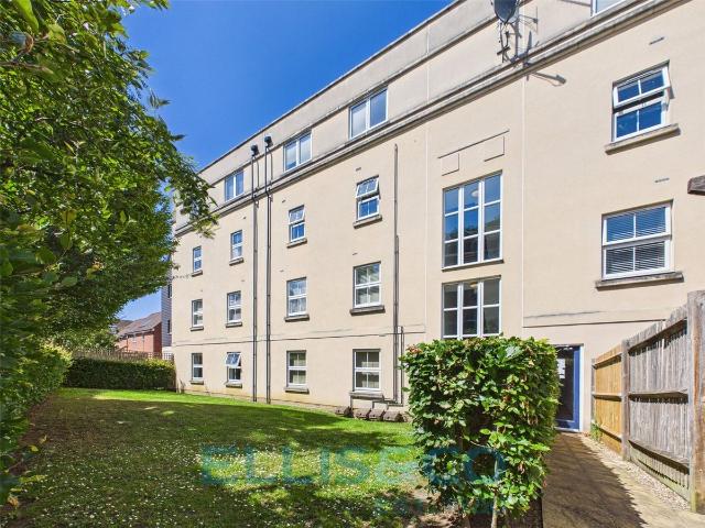 Taylor Close, Tonbridge, Kent TN9, 2 bed flat to rent, £1,650 pcm | PrimeLocation