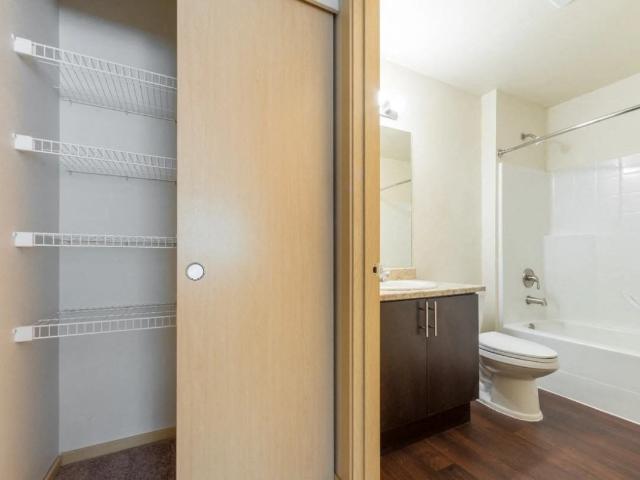 Taylor Creek Apartments 2 Bedroom Apartment for Rent at 7050 S 116th Pl, Bryn Mawr Skyway, WA 98178 Bryn Mawr Skyway