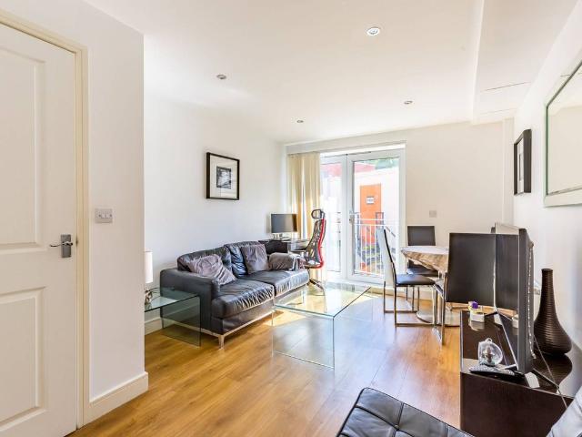 Taylor House E14, Westferry, London, 1 bed flat to rent, £2,750 pcm | PrimeLocation