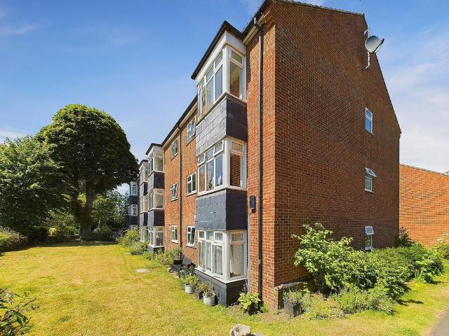 Taylors Close, Sidcup DA14 2 bed apartment to rent £1,600 pcm £369 pw