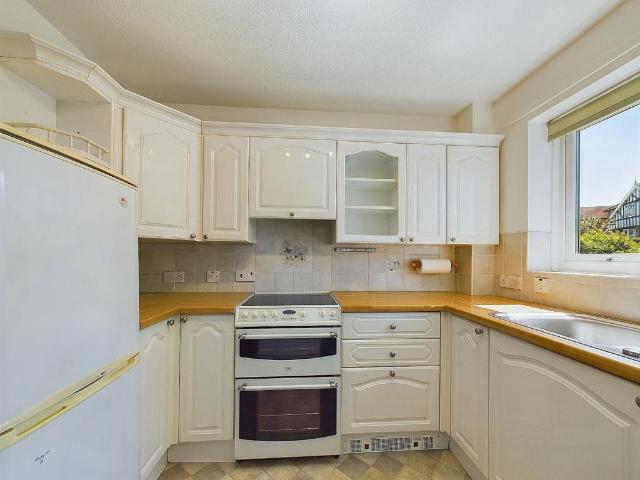 Taylors Close, Sidcup DA14 2 bed apartment to rent £1,600 pcm £369 pw